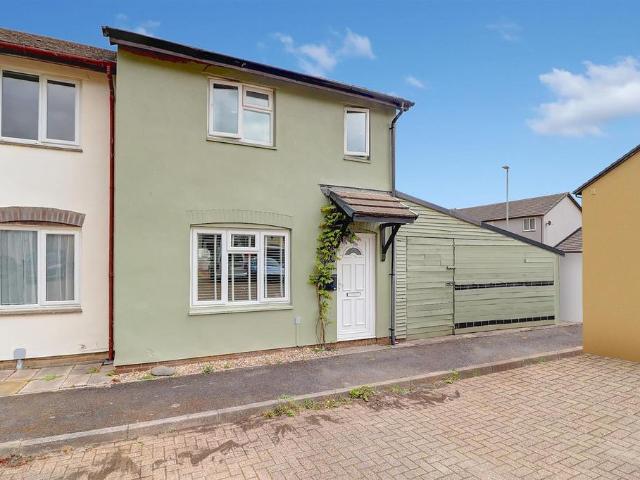3 bedroom end of terrace house for sale