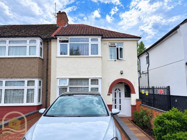 3 bedroom end of terrace house for sale