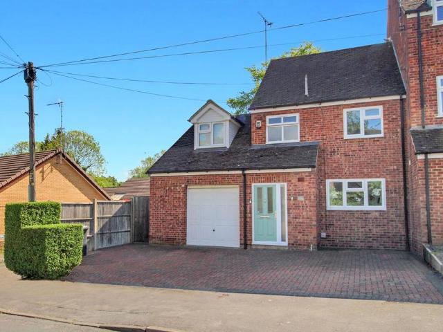 3 bedroom end of terrace house for sale