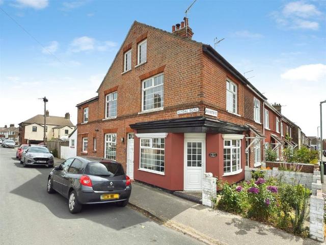 3 bedroom end of terrace house for sale