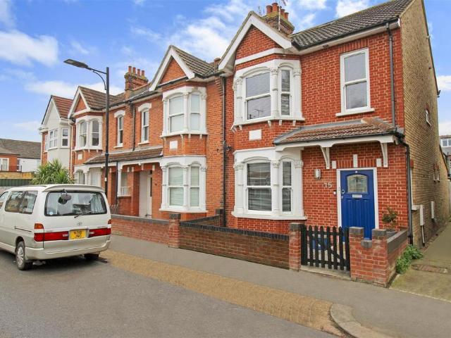 3 bedroom end of terrace house for sale