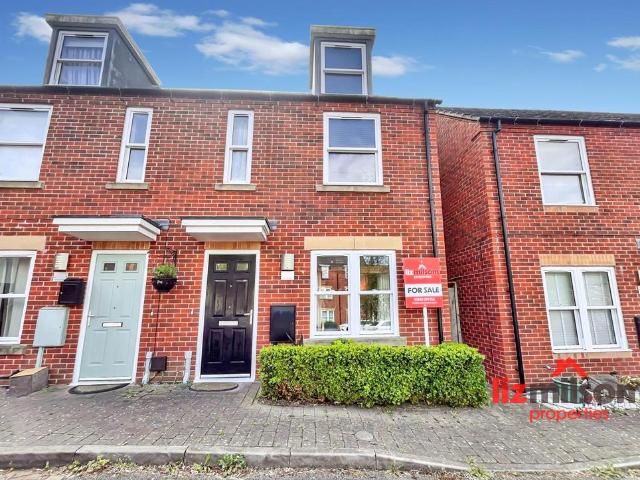 3 bedroom end of terrace house for sale