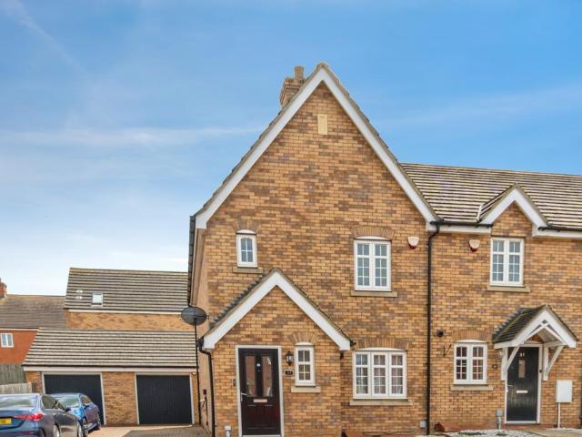 3 bedroom end of terrace house for sale