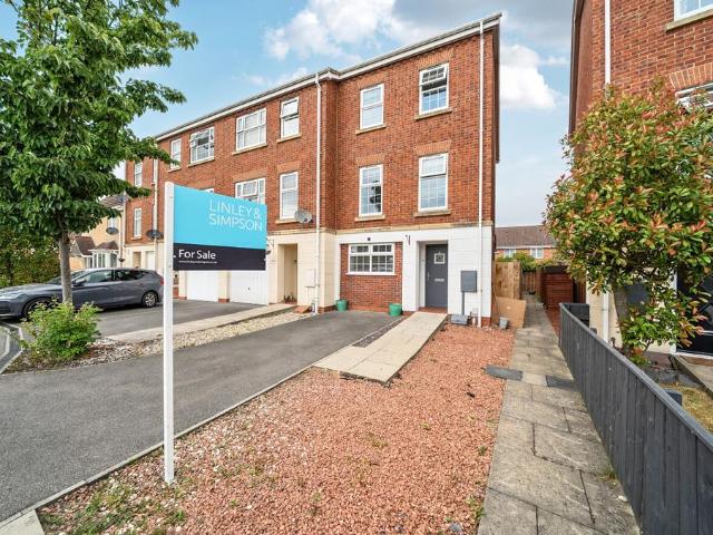 3 bedroom end of terrace house for sale