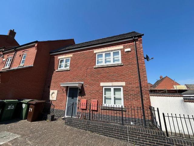 3 bedroom end of terrace house for sale