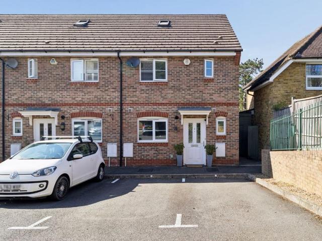 3 bedroom end of terrace house for sale