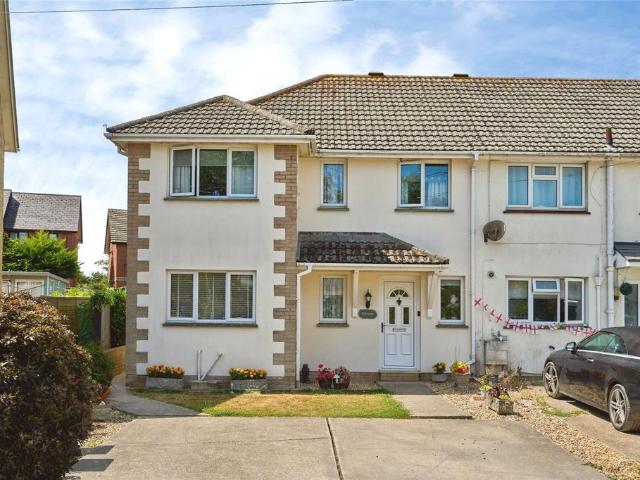 3 bedroom end of terrace house for sale