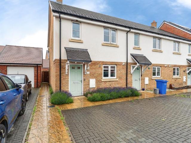 3 bedroom end of terrace house for sale