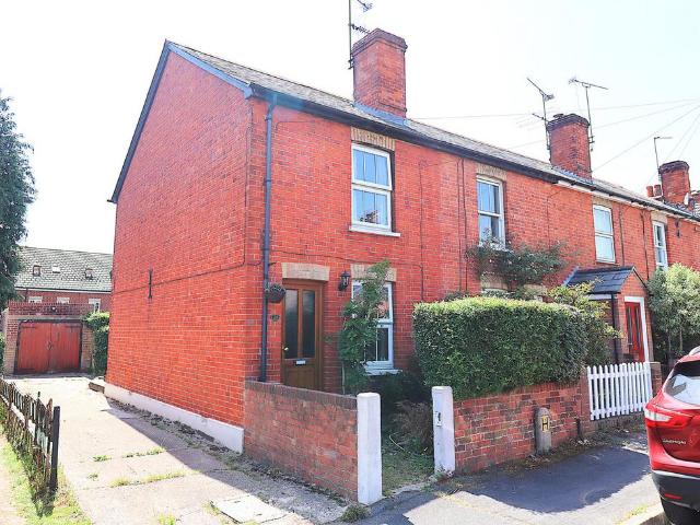 3 bedroom end of terrace house for sale