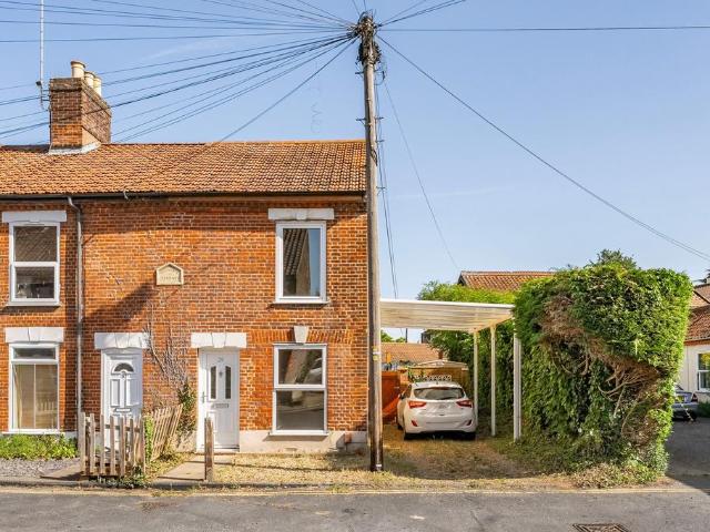 3 bedroom end of terrace house for sale