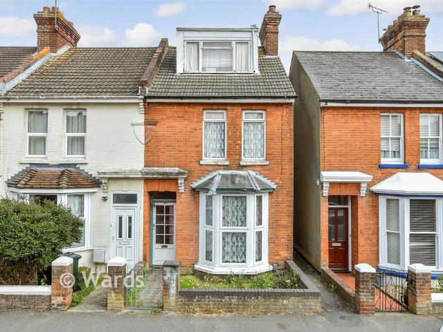 3 bedroom end of terrace house for sale
