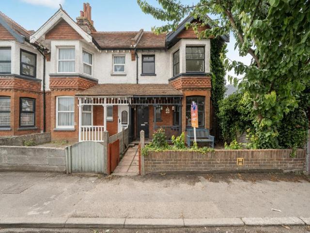 3 bedroom end of terrace house for sale