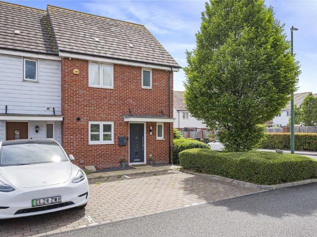 3 bedroom end of terrace house for sale