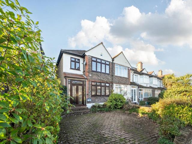 3 bedroom end of terrace house for sale