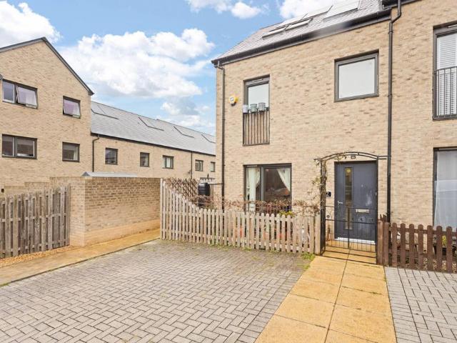 3 bedroom end of terrace house for sale