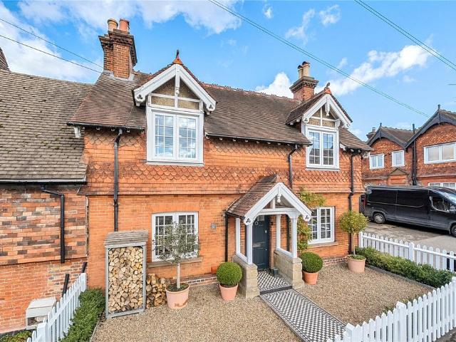 3 bedroom end of terrace house for sale