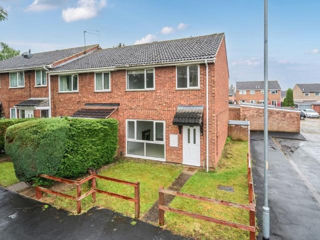 3 bedroom end of terrace house for sale