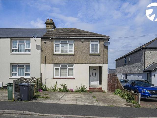 4 bedroom end of terrace house for sale