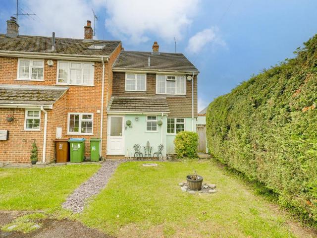 3 bedroom end of terrace house for sale