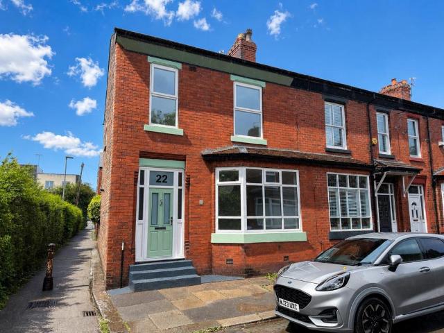 3 bedroom end of terrace house for sale