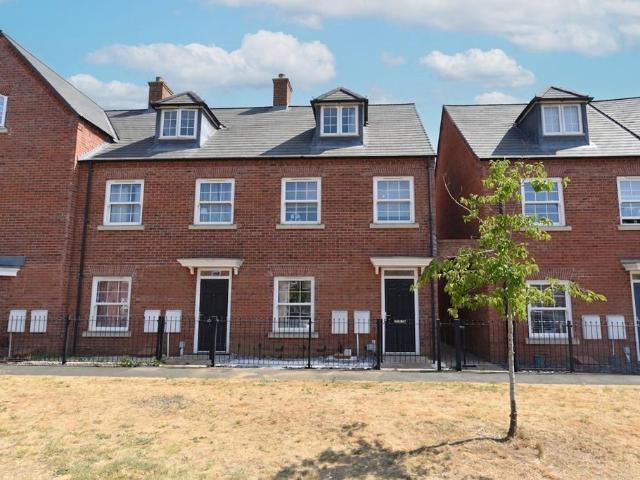 3 bedroom end of terrace house for sale