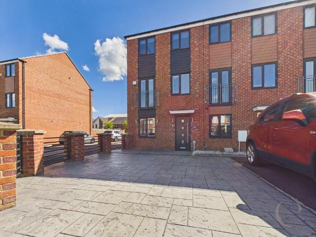 3 bedroom end of terrace house for sale