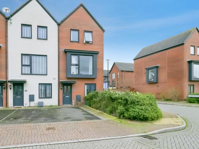3 bedroom end of terrace house for sale