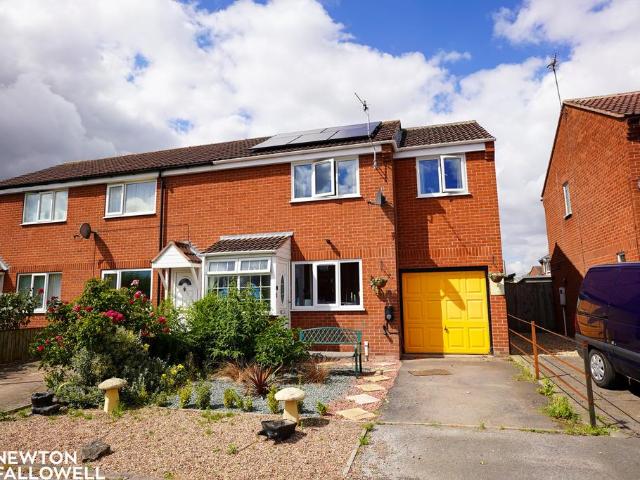 3 bedroom end of terrace house for sale