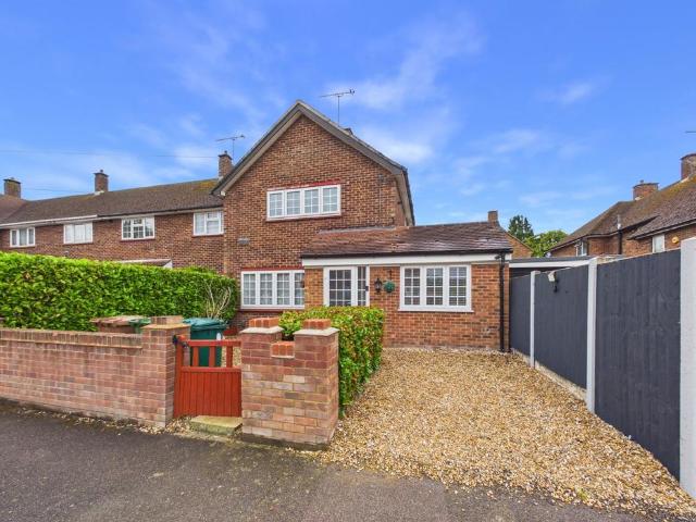 3 bedroom end of terrace house for sale