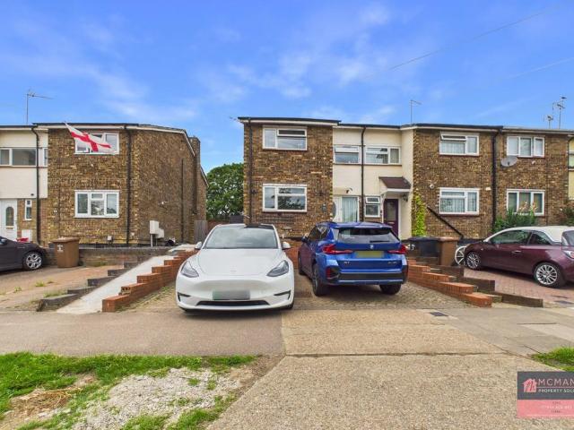 3 bedroom end of terrace house for sale