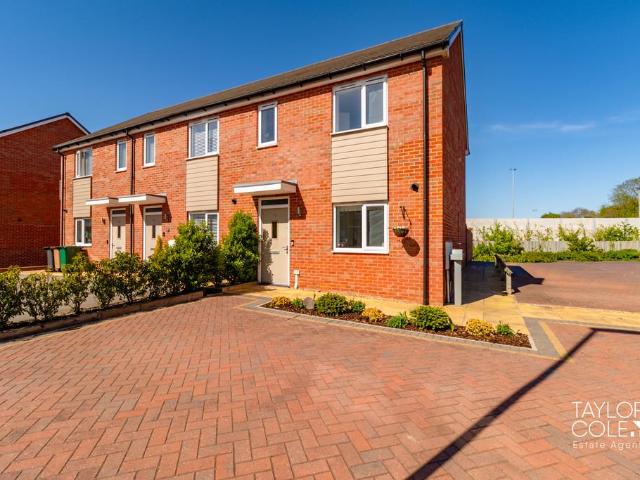 3 bedroom end of terrace house for sale