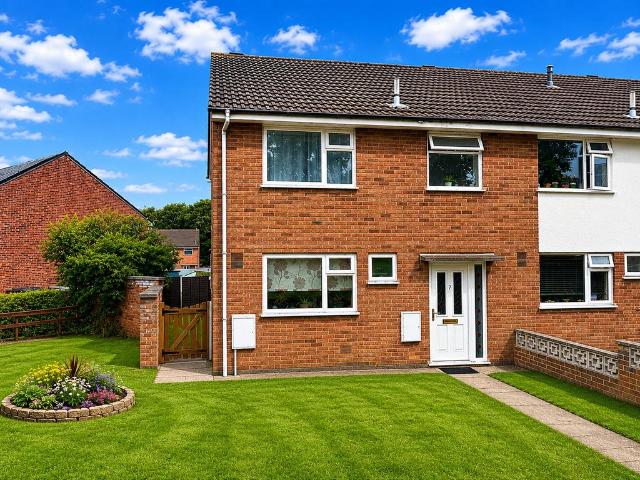 3 bedroom end of terrace house for sale