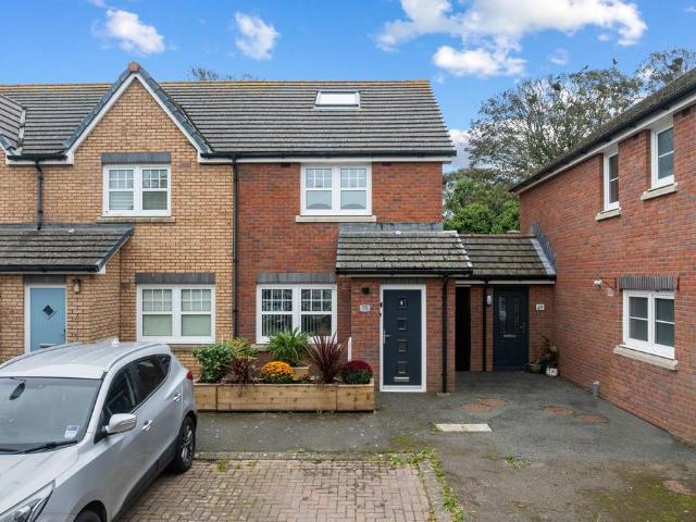 3 bedroom end of terrace house for sale