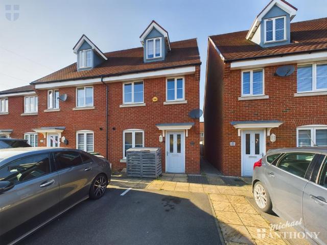 3 bedroom end of terrace house for sale
