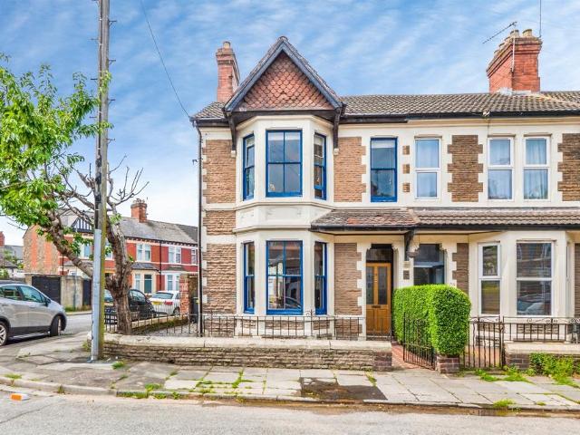 3 bedroom end of terrace house for sale