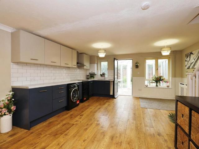 3 bedroom end of terrace house for sale