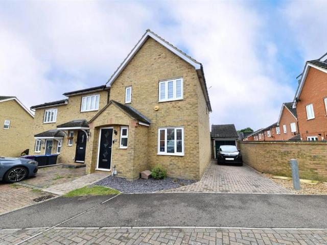 3 bedroom end of terrace house for sale