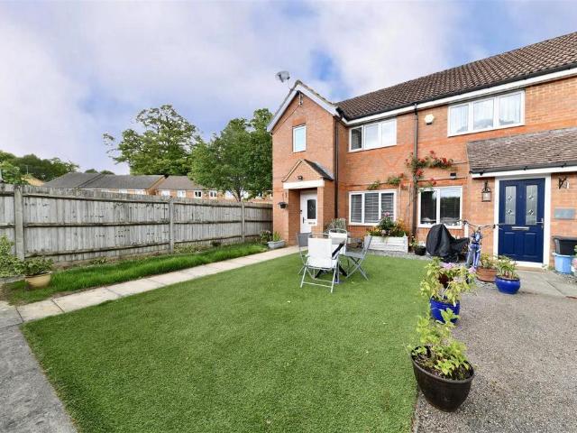 3 bedroom end of terrace house for sale