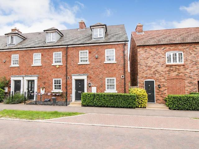 3 bedroom end of terrace house for sale