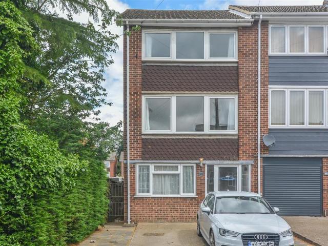3 bedroom end of terrace house for sale