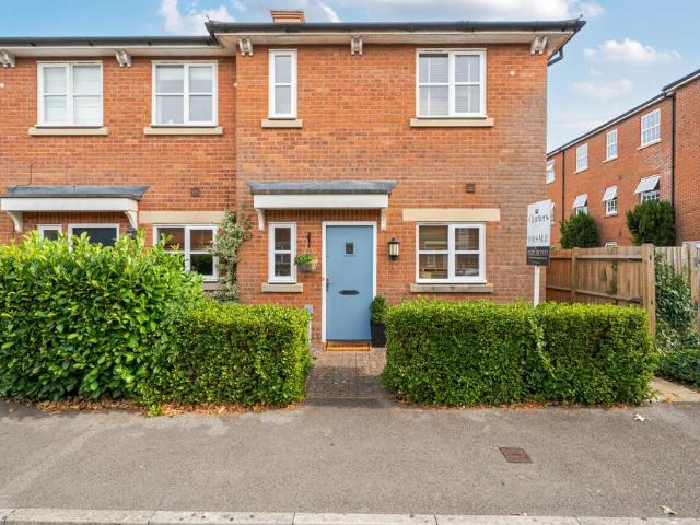 3 bedroom end of terrace house for sale