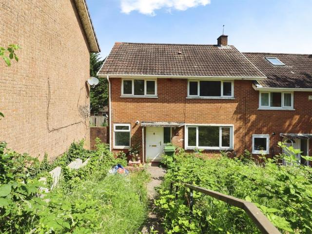 3 bedroom end of terrace house for sale