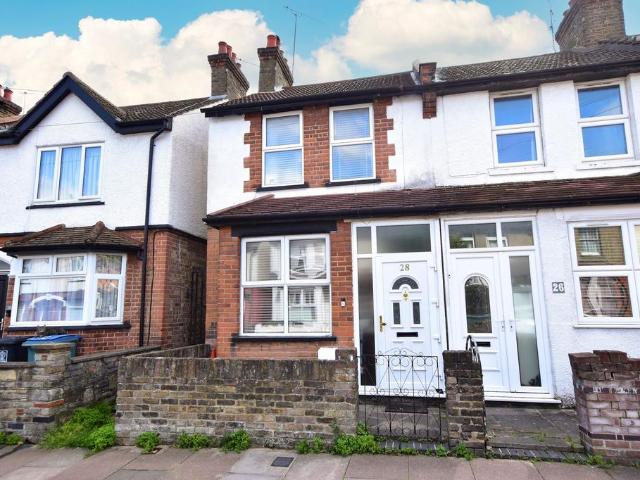 3 bedroom end of terrace house for sale