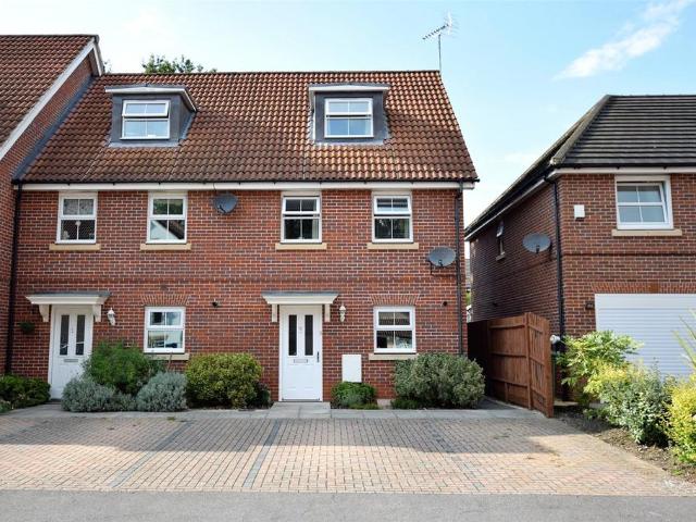 3 bedroom end of terrace house for sale