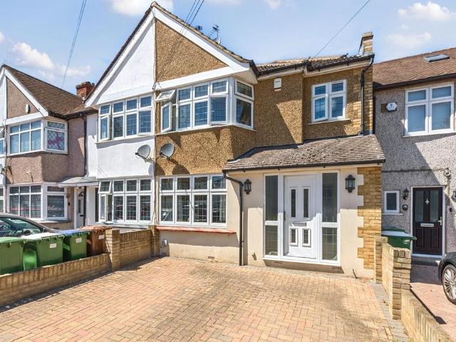 3 bedroom end of terrace house for sale
