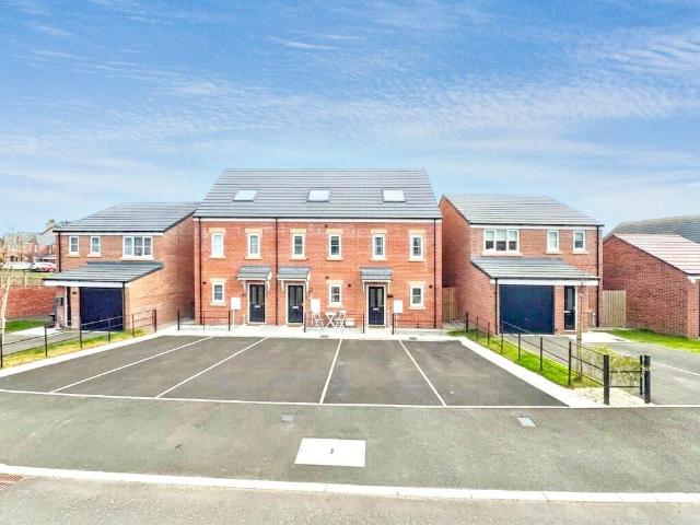 3 bedroom end of terrace house for sale