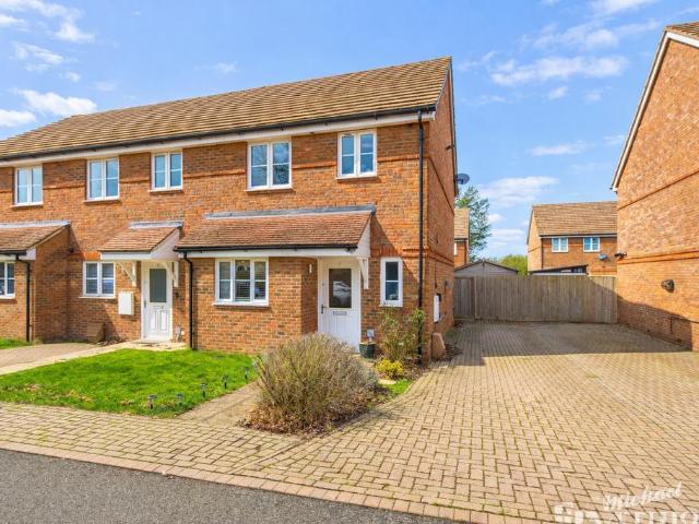 3 bedroom end of terrace house for sale