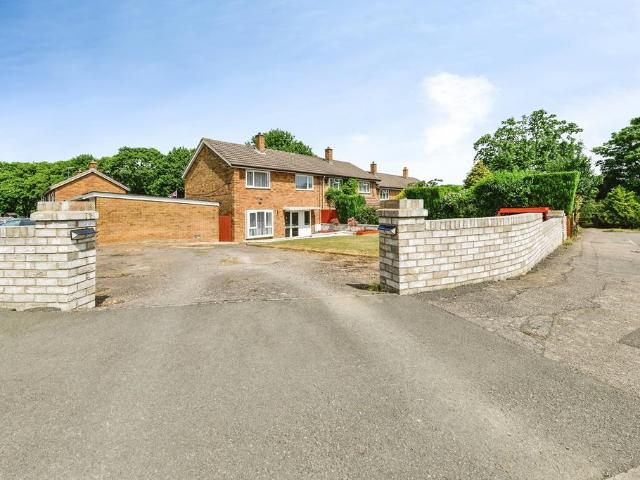 3 bedroom end of terrace house for sale