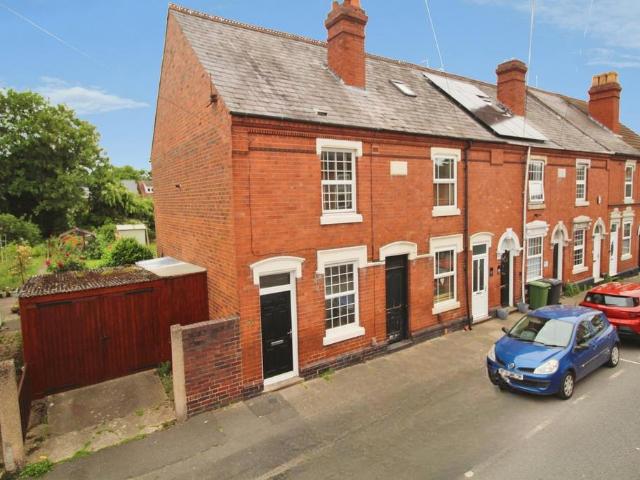 3 bedroom end of terrace house for sale