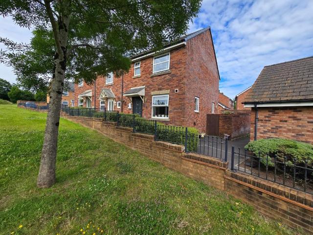 3 bedroom end of terrace house for sale